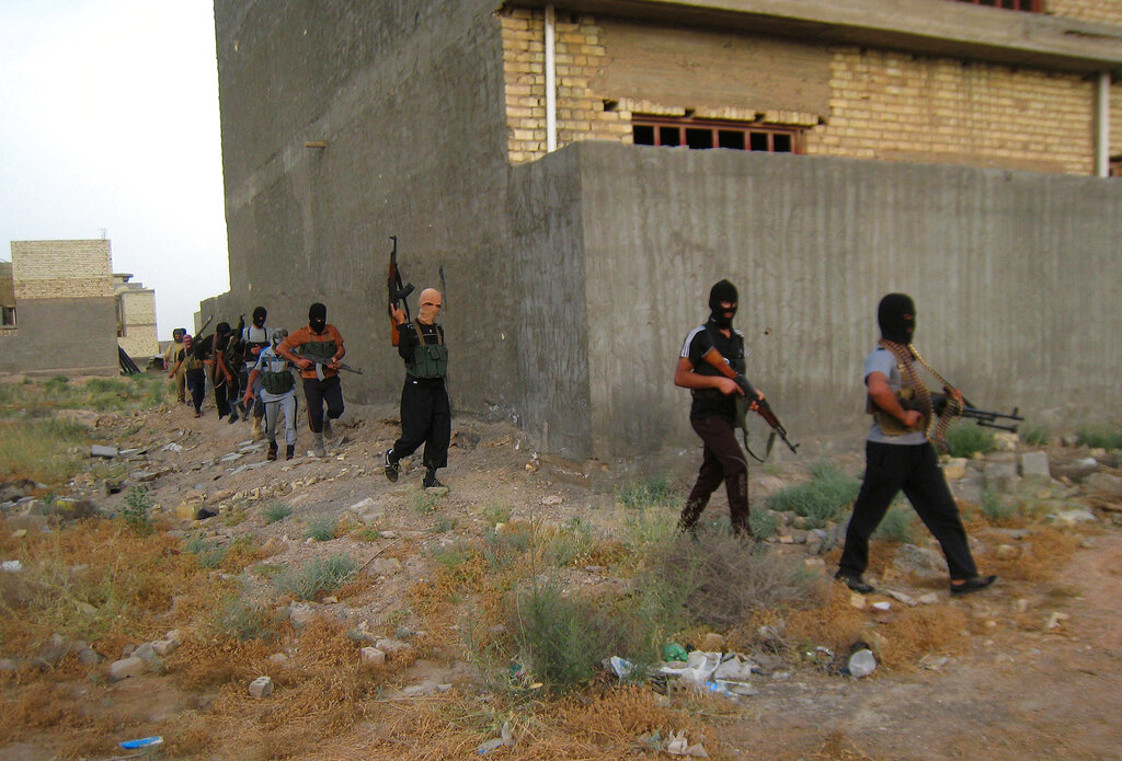 ISIS Recruits Children in Raqqa for Desert Training, Targeting SDF in Syria
