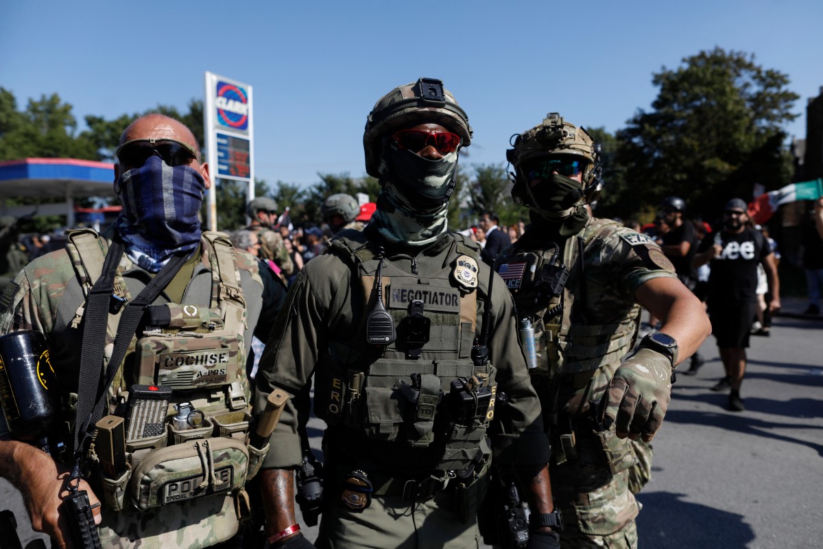 Trump Deploys 300 National Guardsmen to Chicago Amid “Violent Riots”